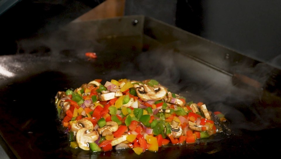 Blackstone 10-Piece Storage Tote All-In-One Store & Serve System ...