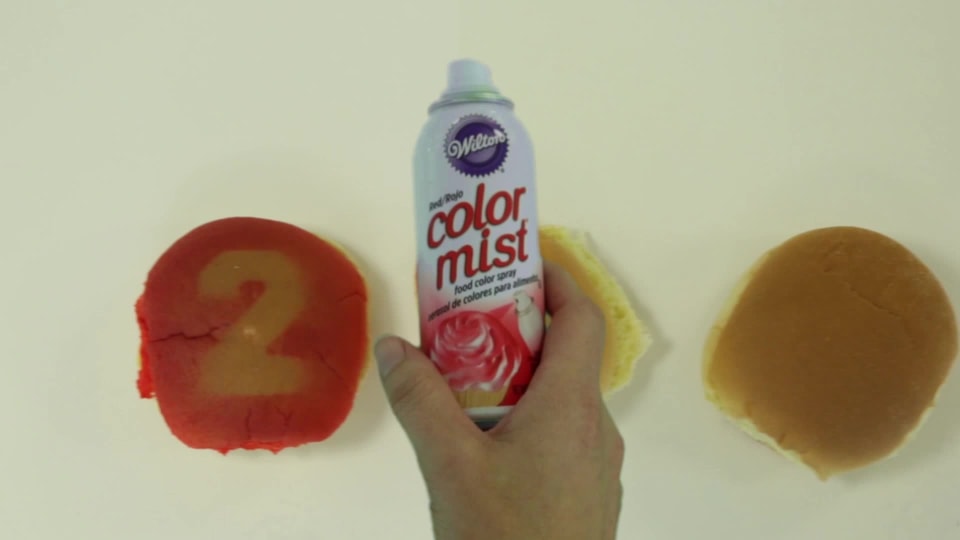 Wilton Edible Gold Color Mist, Shimmering Food Spray for Cake, Cupcake ...