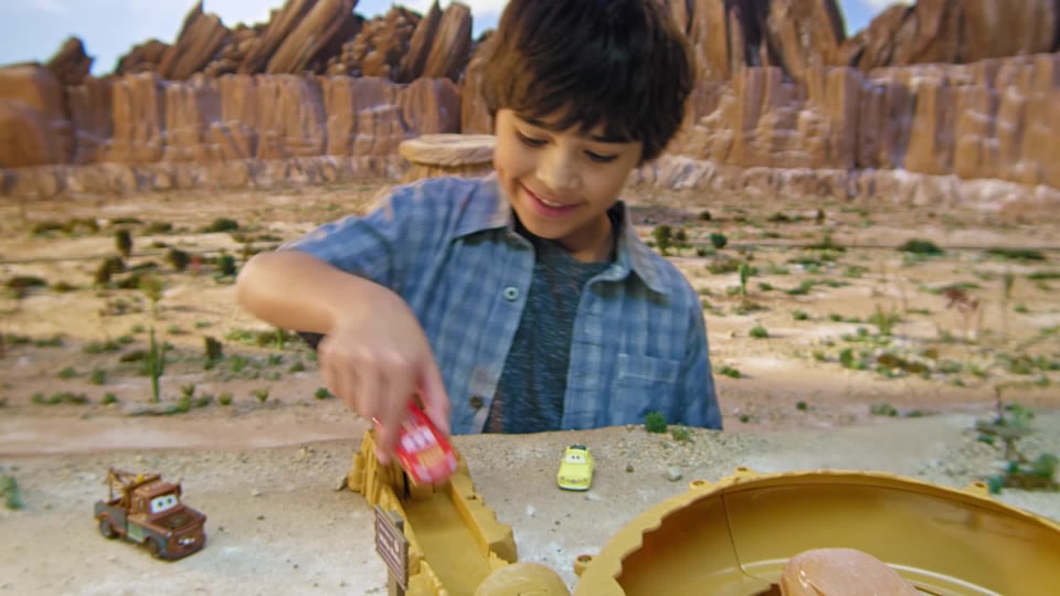 Disney/Pixar Cars 3 Willy's Butte Transforming Track Set - Walmart.com
