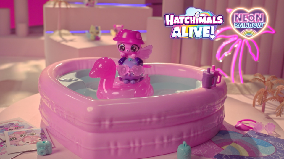Hatchimals Alive, Neon Rainbow Bestie Pool Party with 2 Figures & 14 ...