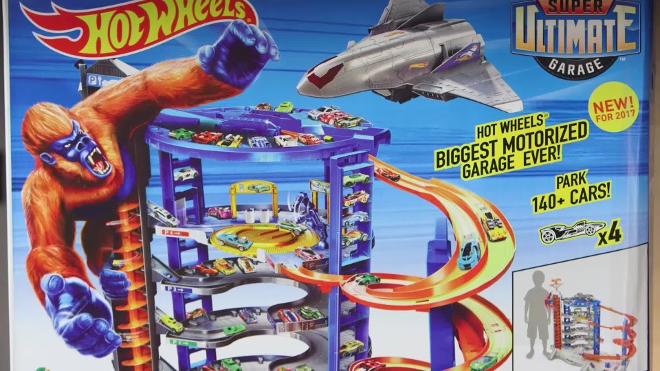 Hot Wheels Super Ultimate Garage Play Set with Stunt Track HW Playset ...