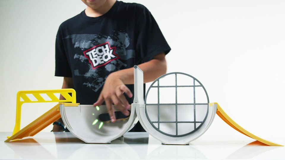 Tech Deck, Transforming Pipelines, Modular Fingerboard Skate Park ...