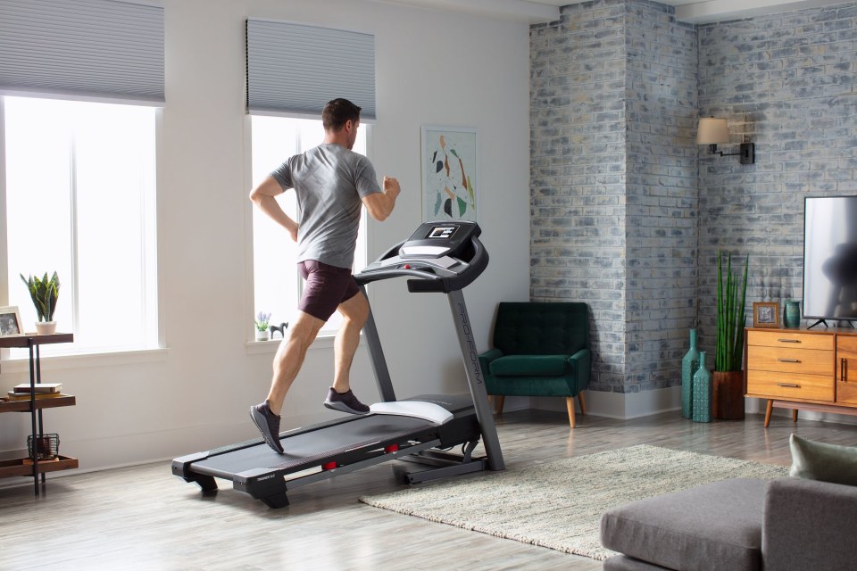 HugeSale559.com Up to 90% off retail ProForm Trainer 9.0 Treadmill ...