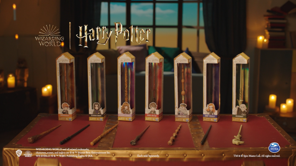 Wizarding World, Albus Dumbledore Spellbinding Wand and Spell Card ...