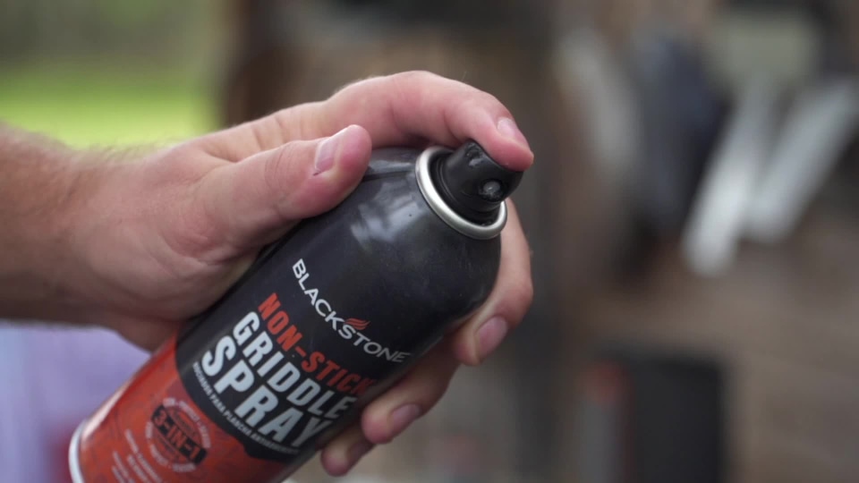 Blackstone Non Stick Griddle Spray in Shelf Stable Aluminum Can, 6 oz ...