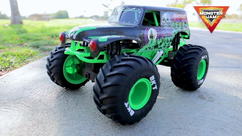 Monster Jam, Official Grave Digger Remote Control Monster Truck, 1:24 ...