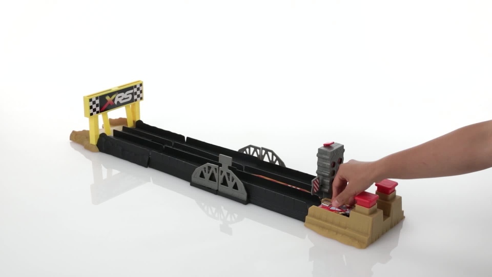 Disney Pixar Cars XRS Drag Racing Set with Lightning McQueen Toy Race ...