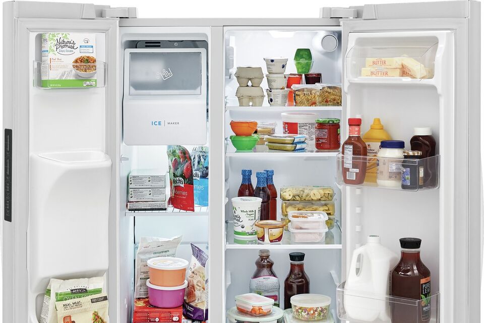 Frigidaire Full Size Side-By-Side Fridge Freezer FRSS2323AW 22 Cu. Ft ...